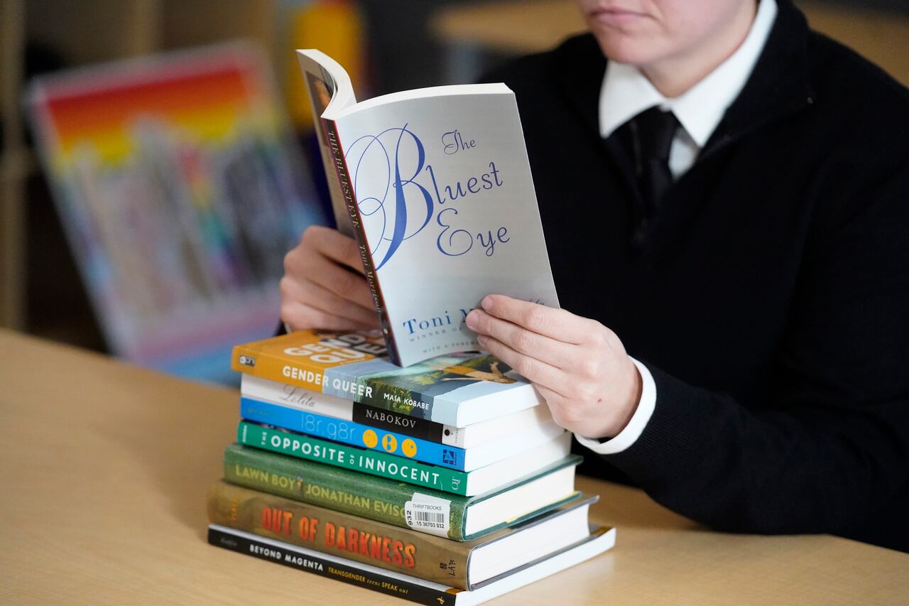 The 10 most-challenged books in U.S. libraries have faced complaints in ...