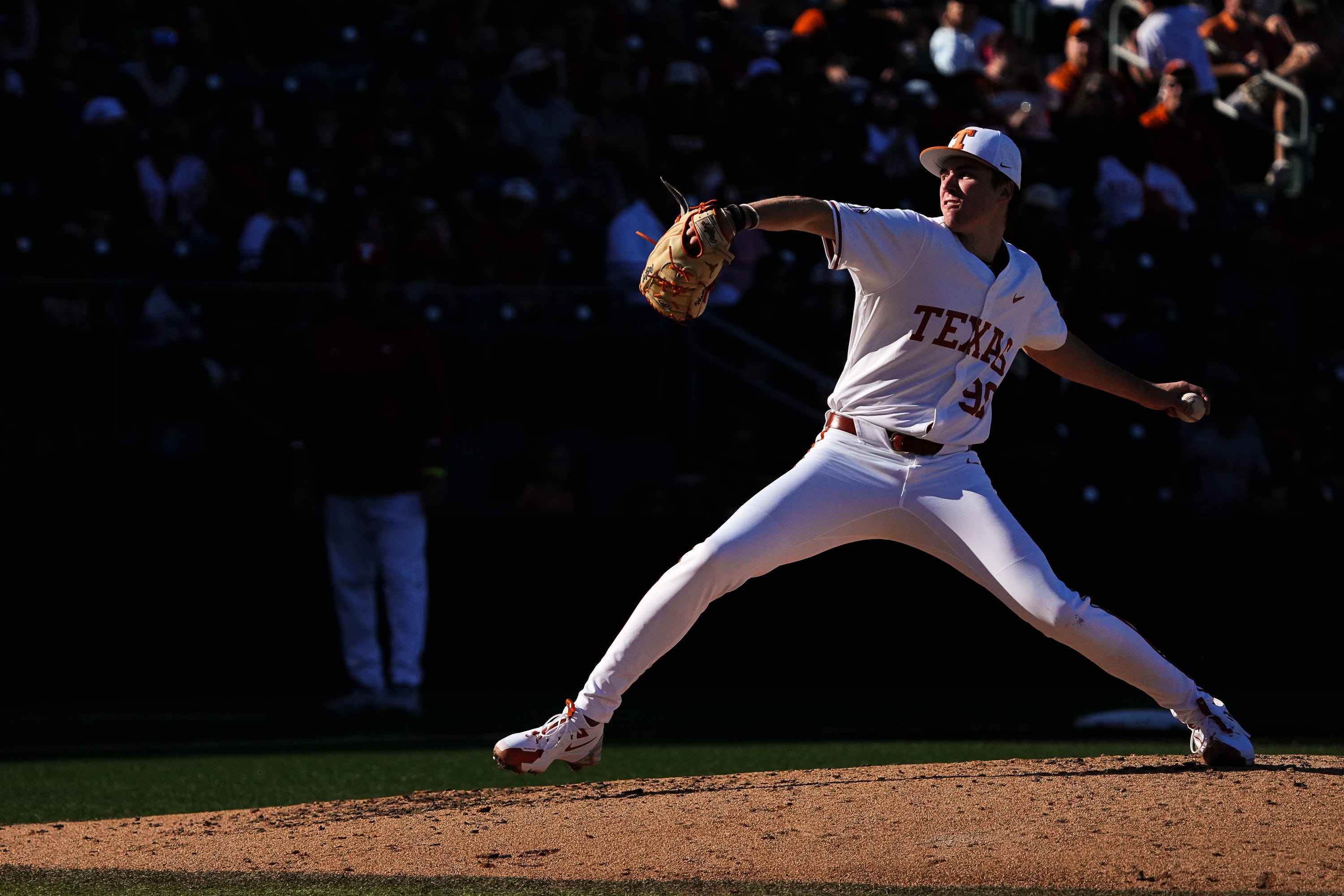 Longhorns baseball earns top 10 ranking from Baseball America