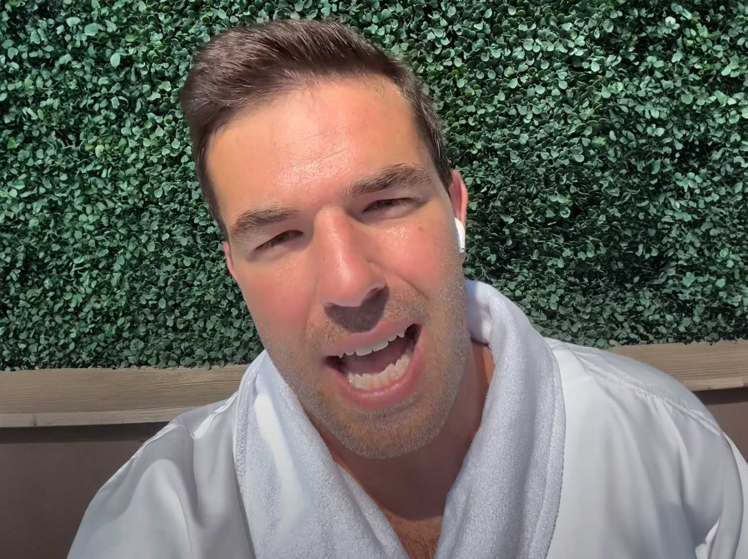 Fyre festival scam artist is having a rough week after second Mexican ...