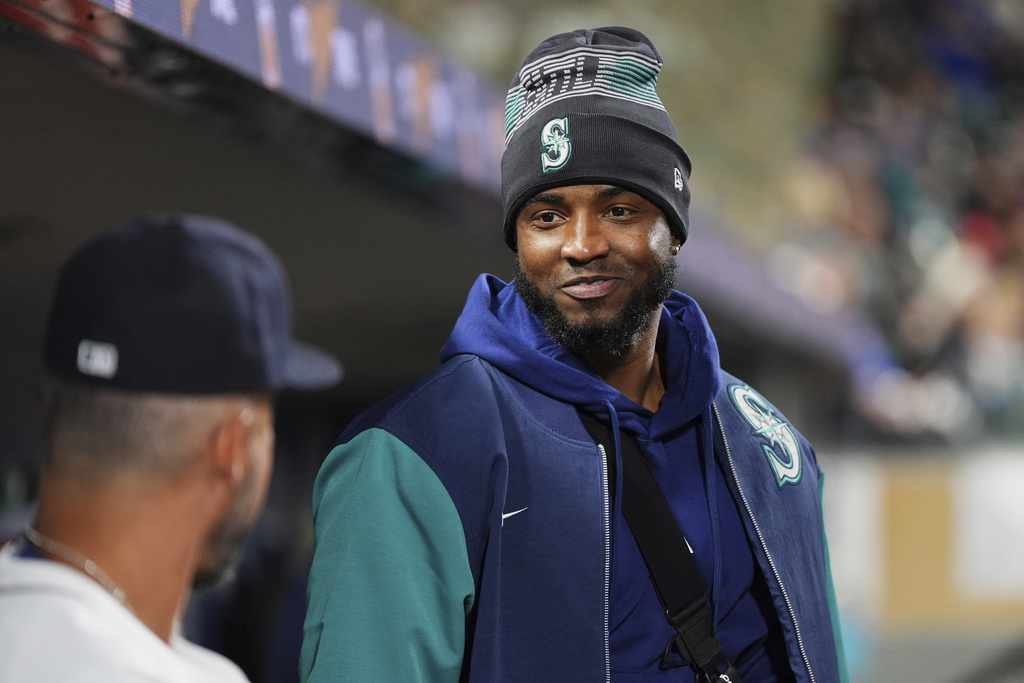 Mariners' Victor Robles will miss at least 12 weeks with a dislocated ...