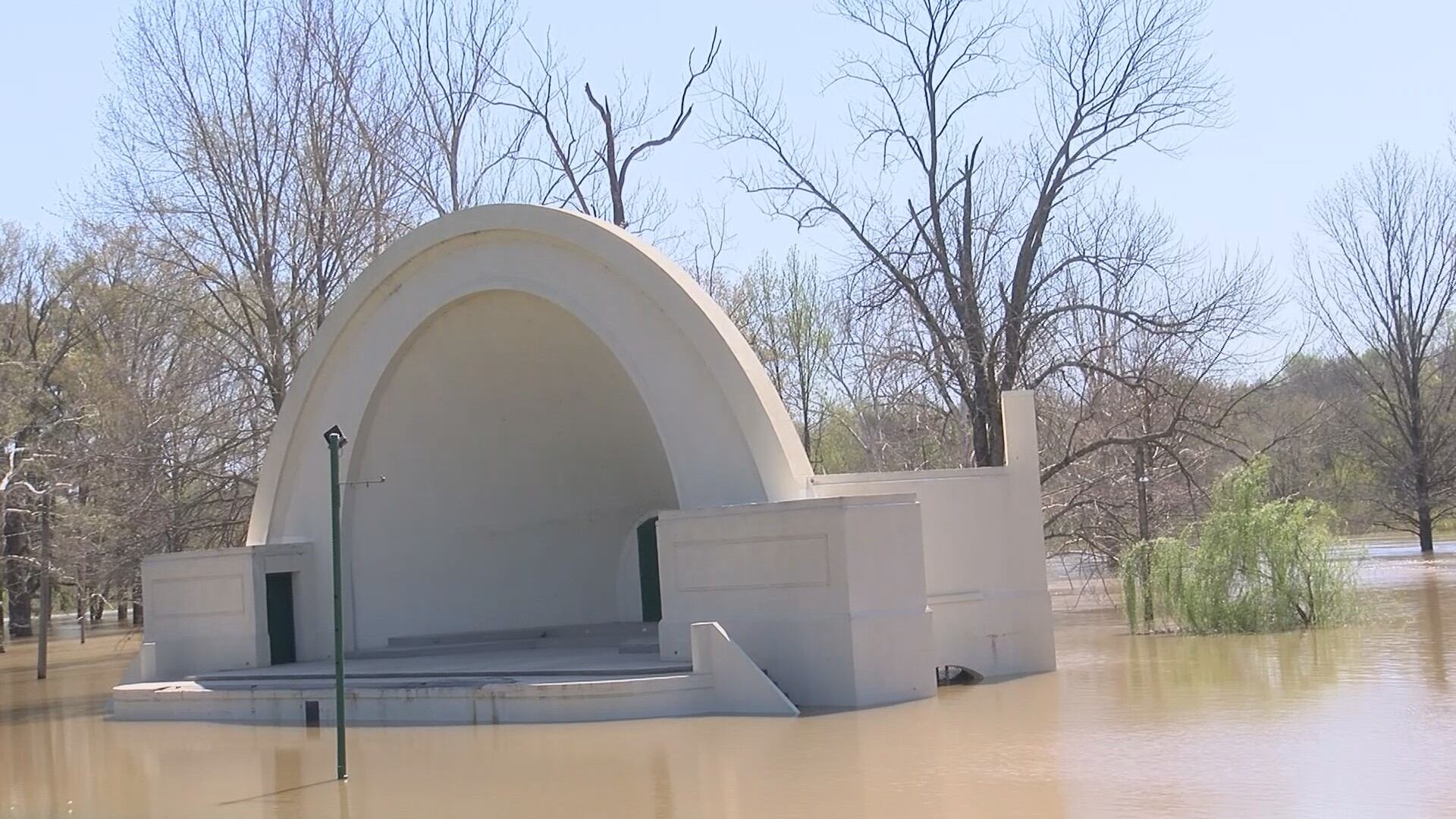 Big Muddy River expected to crest soon in southern Ill.