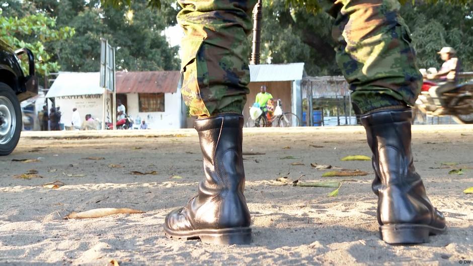 Homens armados incendiaram viaturas em Sofala