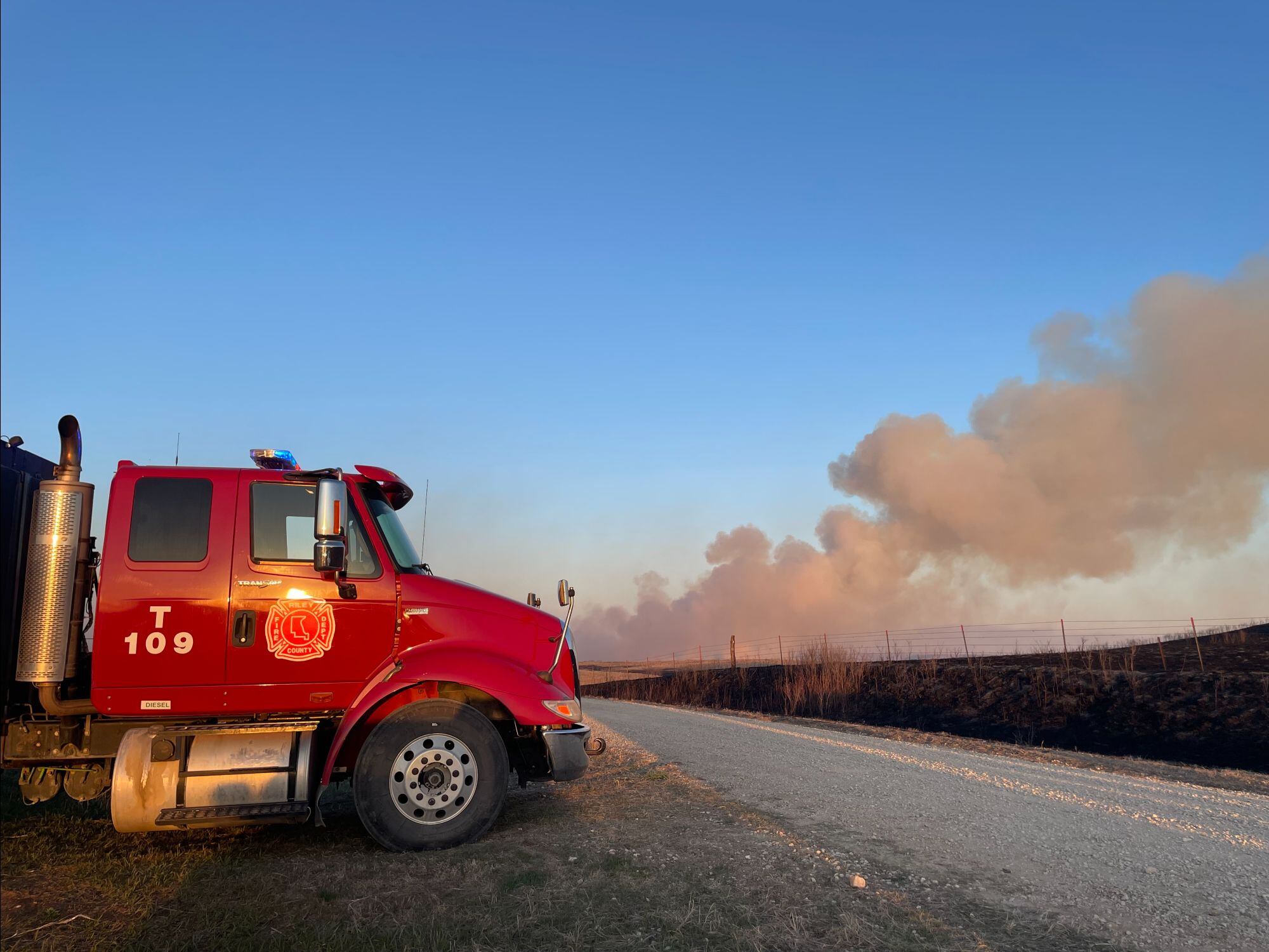 Estimated 650 acres burns in brush fire on Monday in Riley County