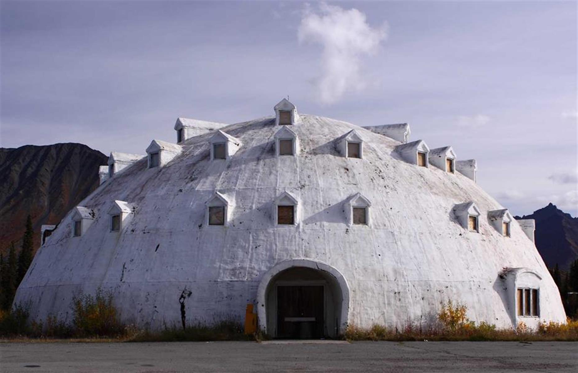 95 Eerie Abandoned Places Left To Rot Across America