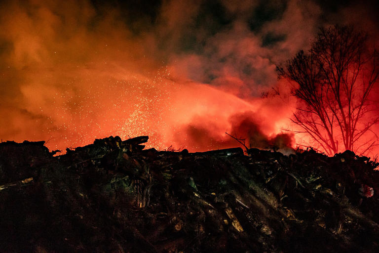 Incredible pictures show massive mulch fire in western North Carolina