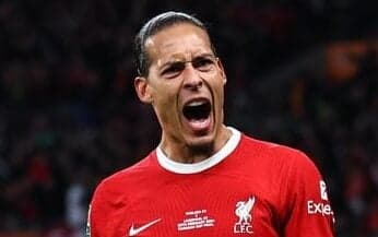 Van Dijk alega avanço em negociações por renovação com o Liverpool