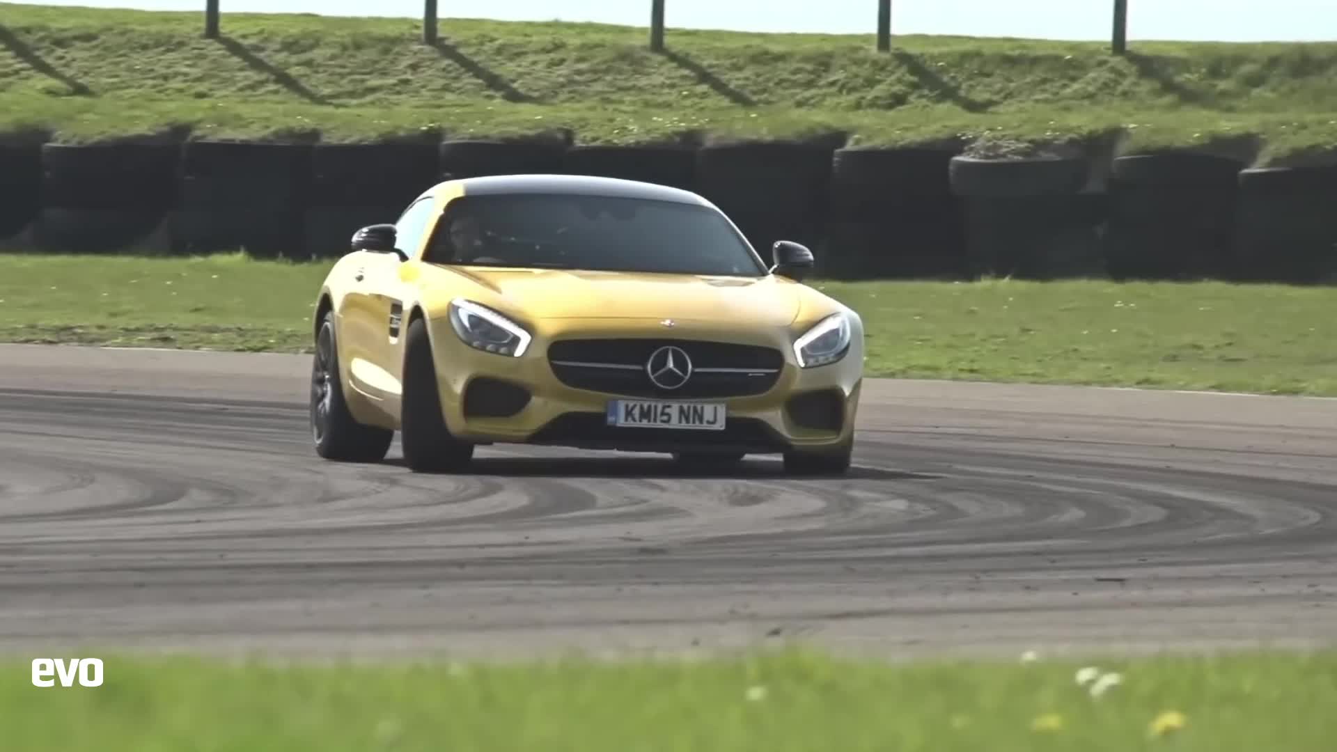 Chevrolet Corvette C8 vs Mercedes AMG GT S