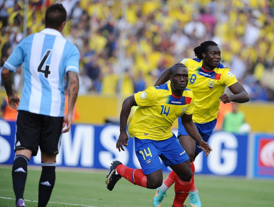 Segundo Castillo, el entrenador del rival de River que causa furor por ...