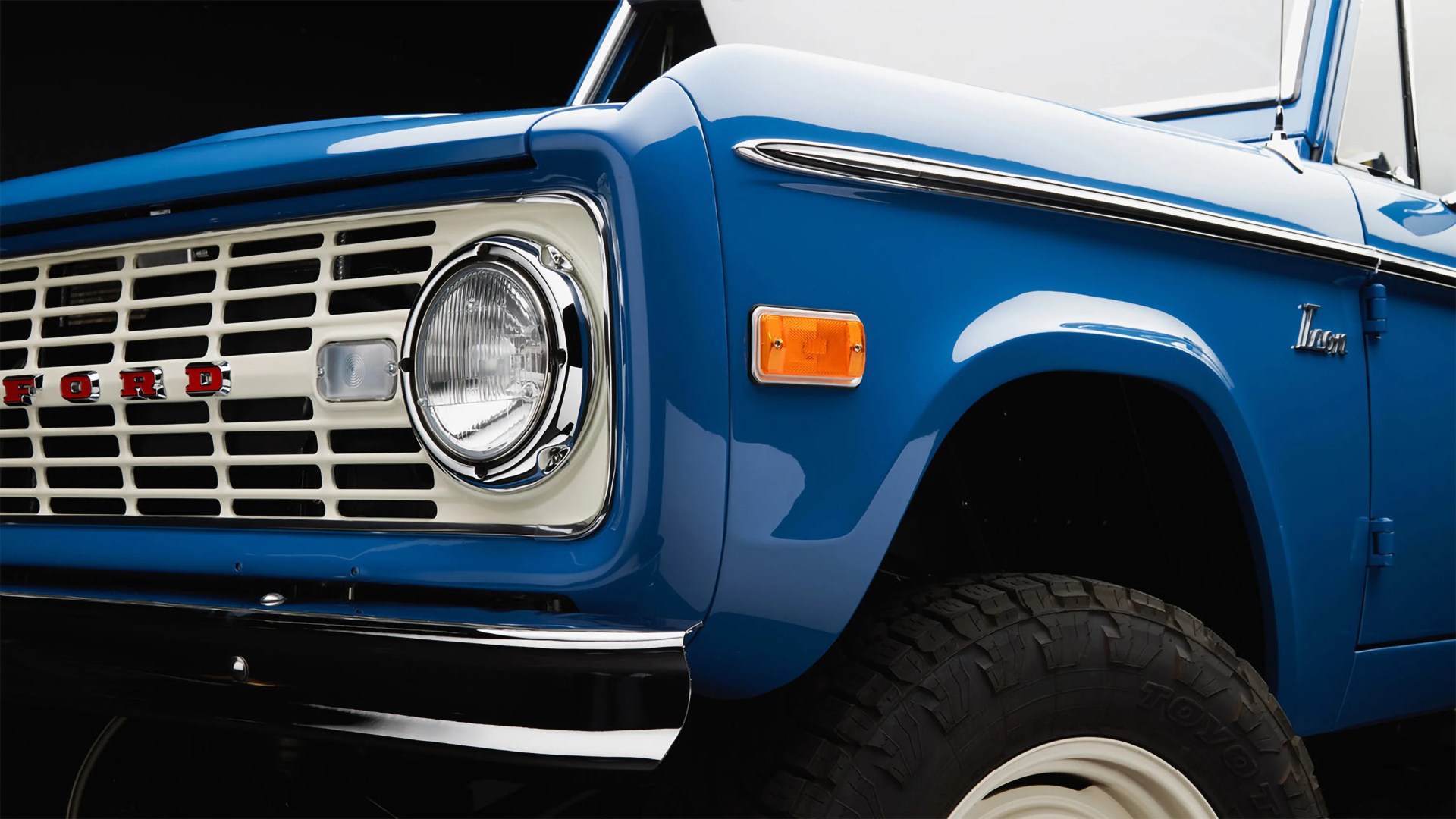This Unprecedented Ford Bronco Restomod Is the Ultimate SUV Flex