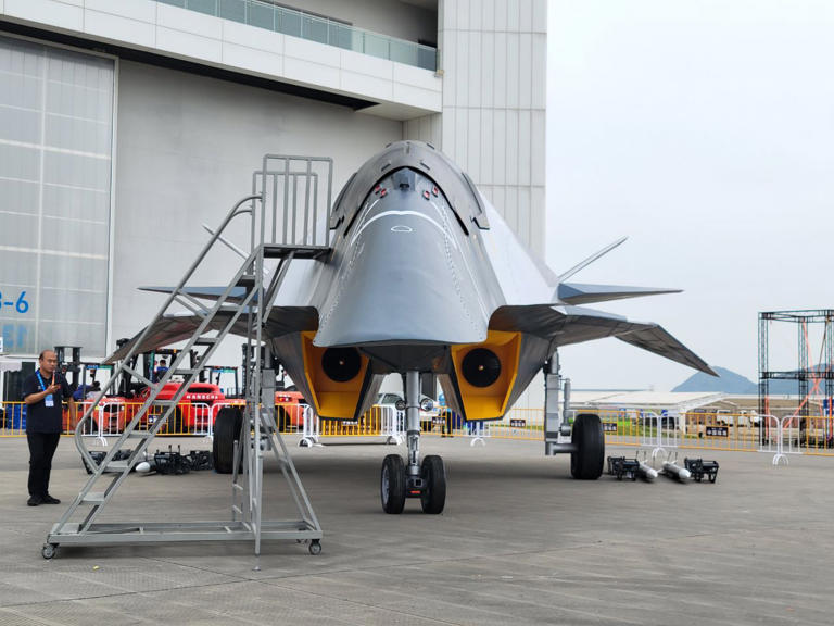 7th-Generation Fighters Could Fire Lasers and Microwaves