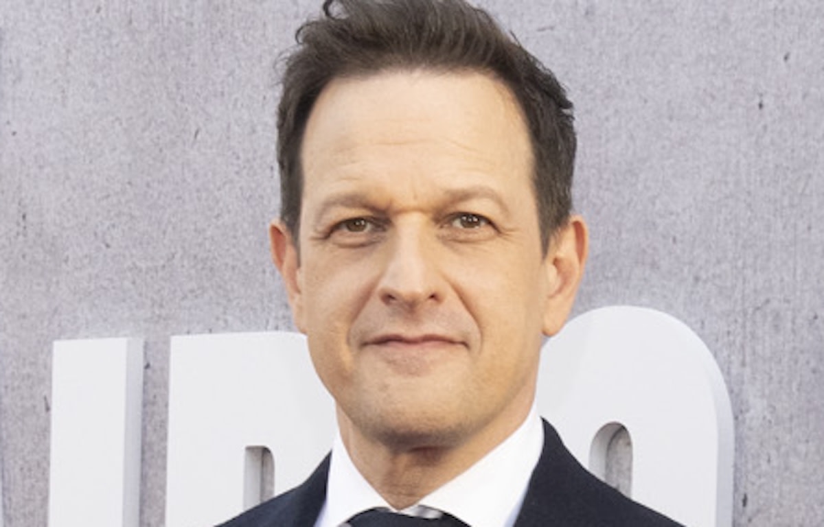 Josh Charles in 'The Handmaid's Tale' Makes Bold Impression as ...