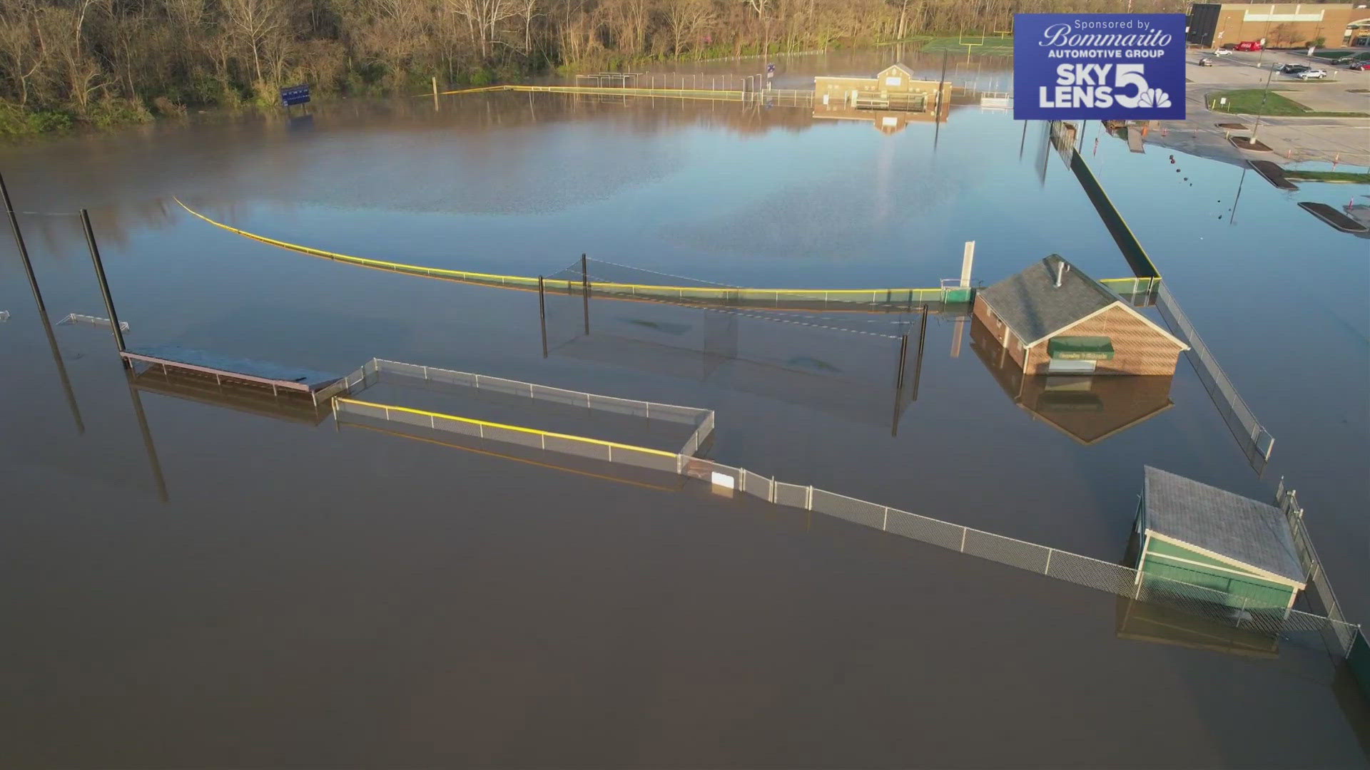 Meramec River cresting at major flood stage