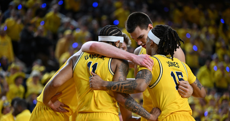 Michigan basketball goes from eight wins in 2024 to top 10 in final AP ...