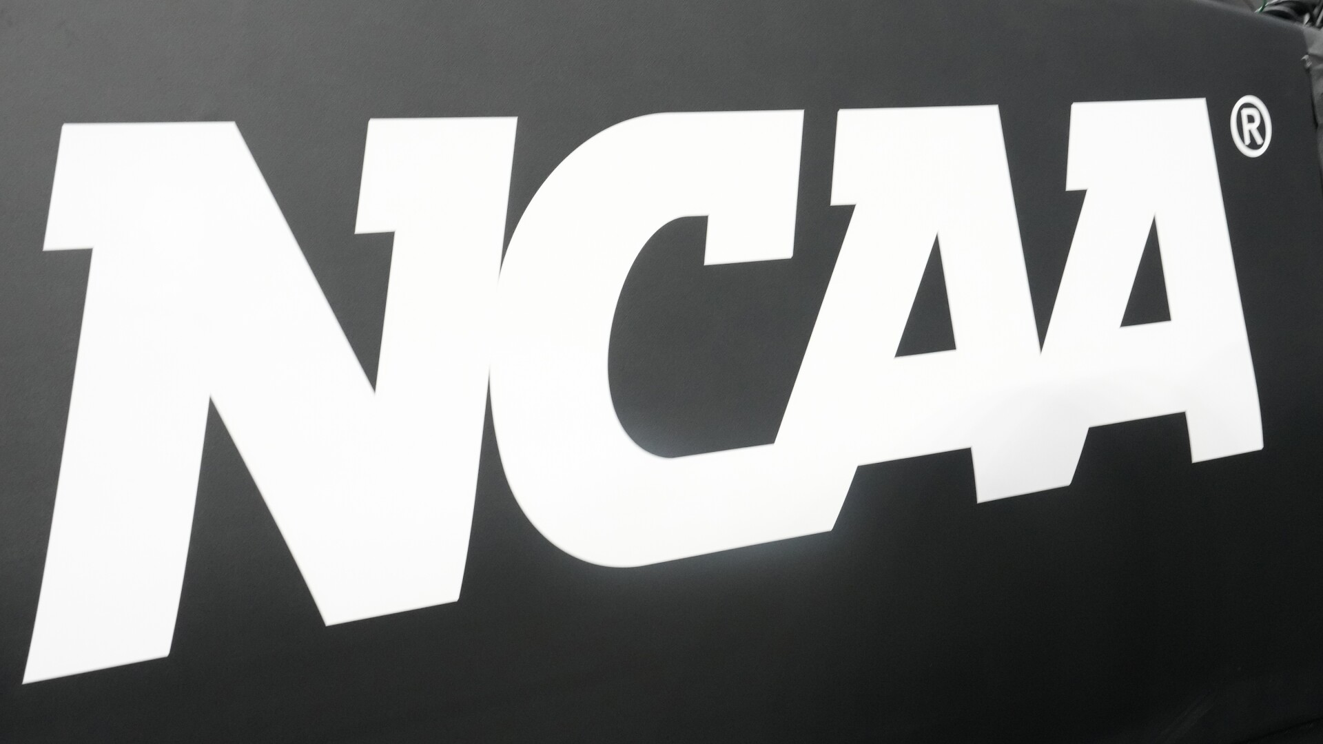 New bill in Congress would revolutionize college athletics — and end ...