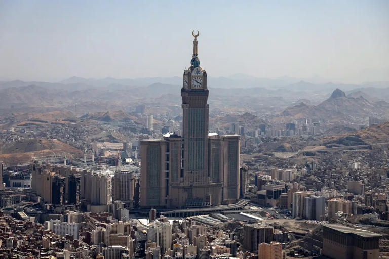 LI school teacher dropped textbooks on the heads of special needs kids ...