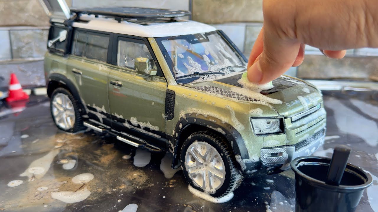 Land Rover Defender Diecast Model Car Wash Cleaning