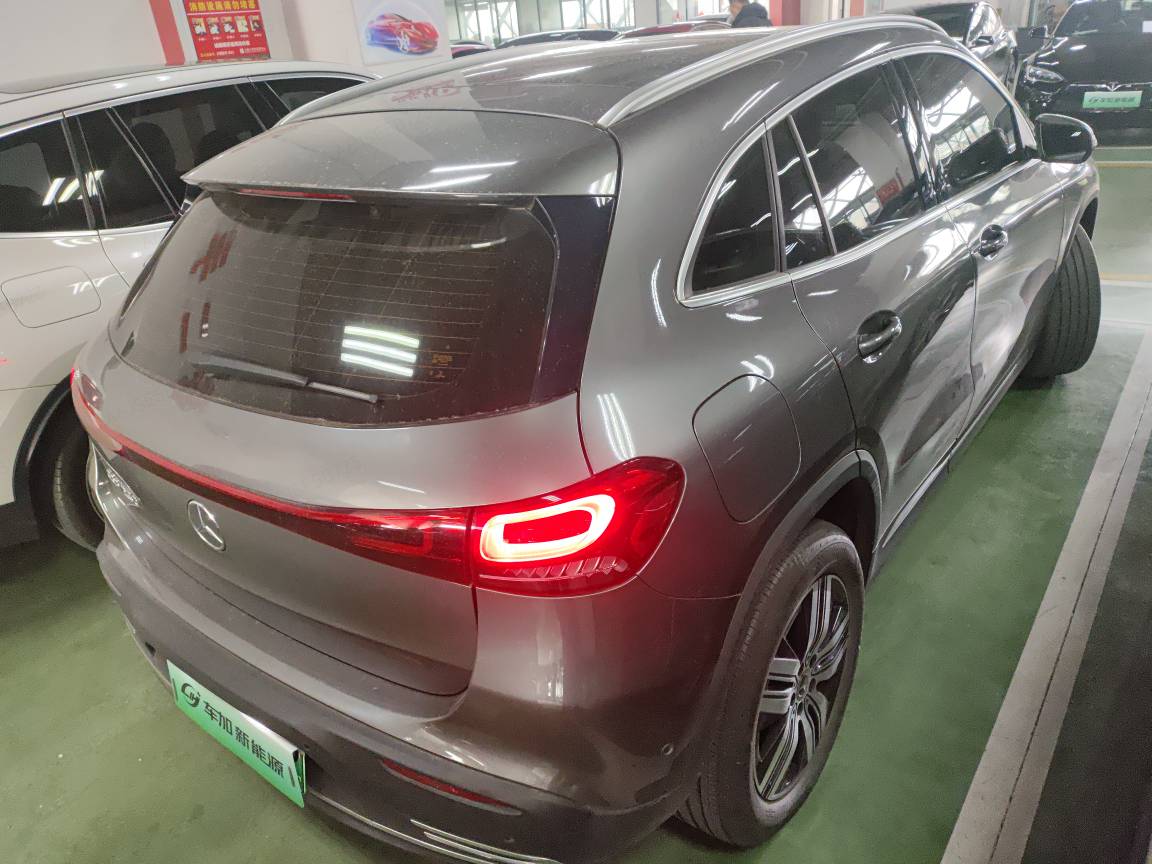奔驰 奔驰EQA 2022款 EQA 260实拍图