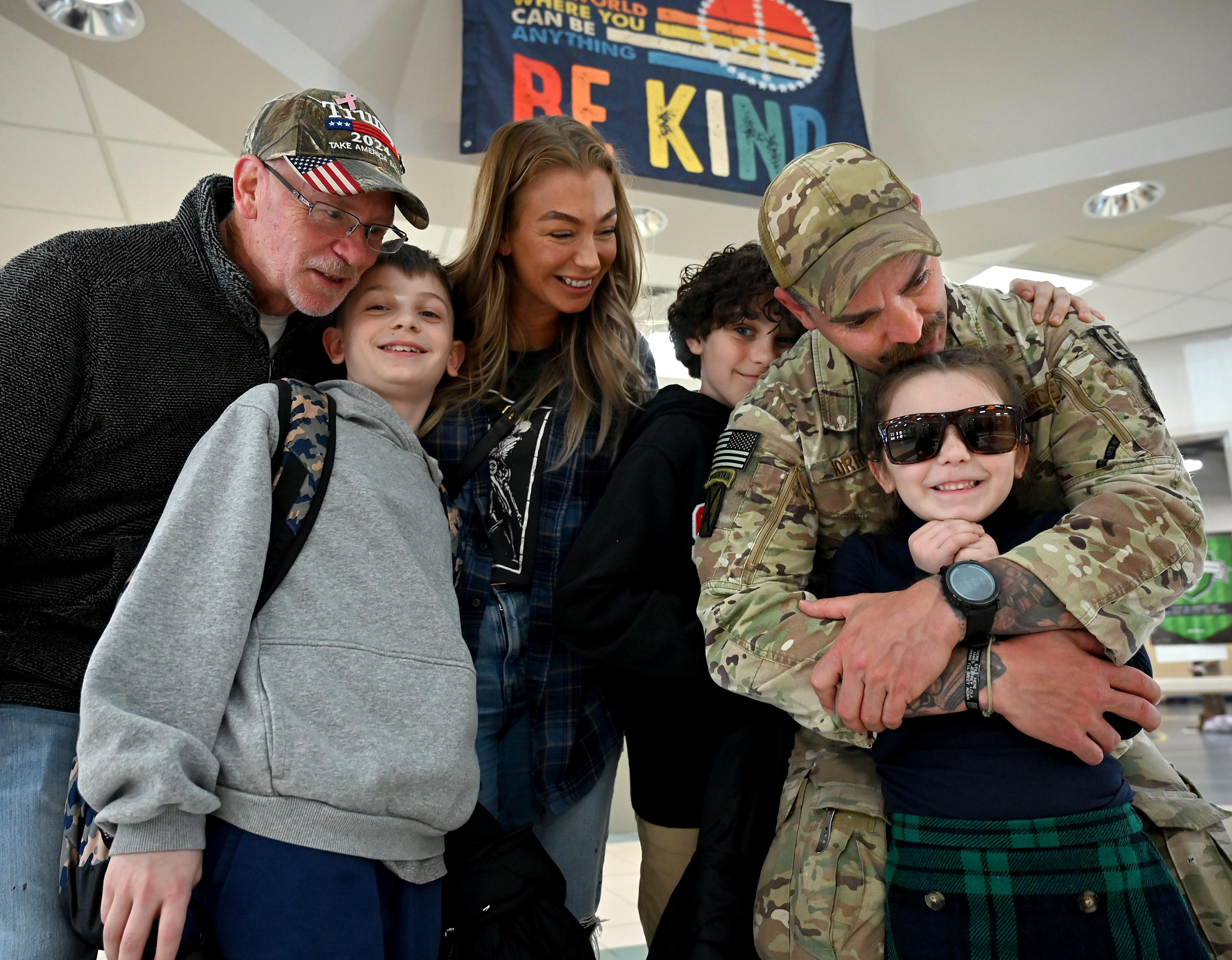Video: Returning National Guard soldier from E. Brookfield surprises ...