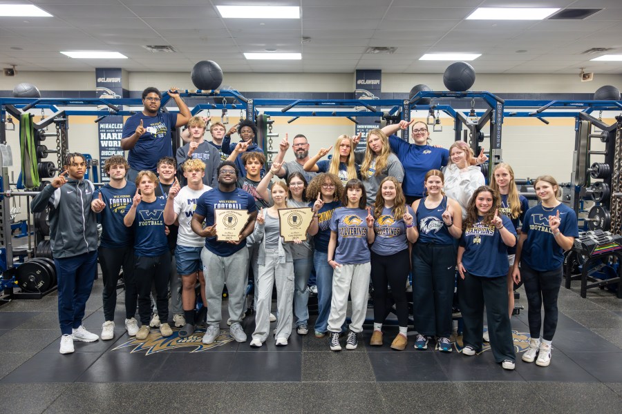 479 All Stars: Bentonville West Powerlifting sweeps competition at ...