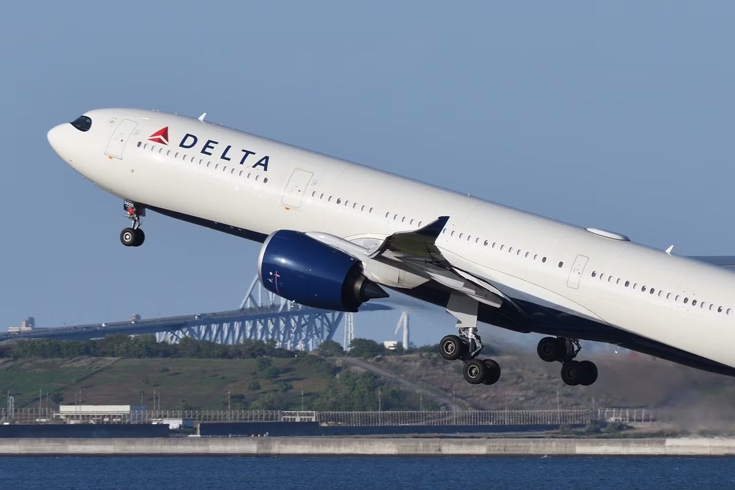 Delta Air Lines Schedules 2nd Daily Flight Between Seattle & London