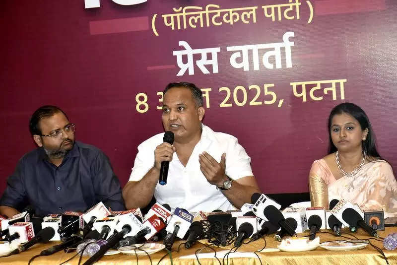 Ex-IPS officer Shivdeep Lande launches political party 'Hind Sena', to ...