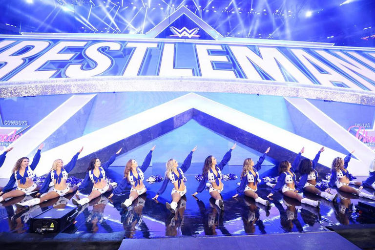 Jerry Jones Gives Dallas Cowboys Cheerleaders 400-Percent Raise Leaving ...