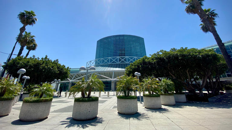 L.A. Council committee advances 'phased delivery' of Convention Center ...