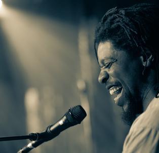 Il disco da solista di Devon Miles