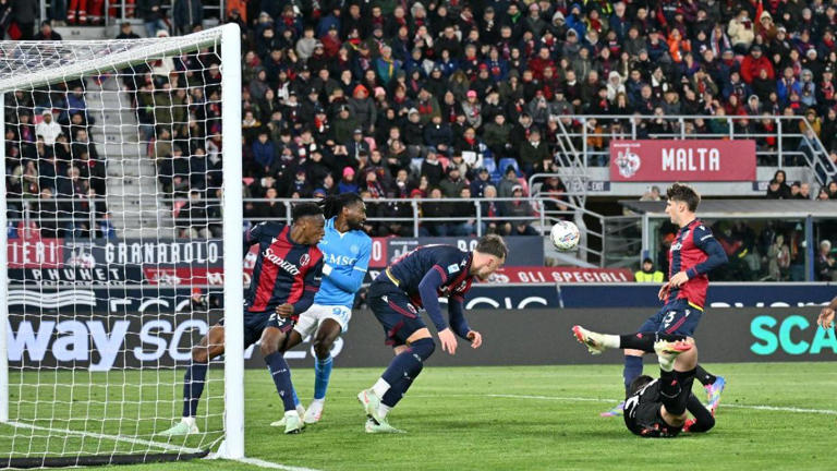 Esposito: "Ero con mio figlio in Curva a Bologna, questa scena nel 2° tempo dice tutto"