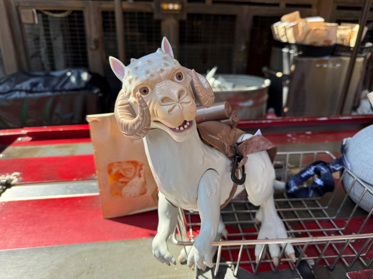 New Tauntaun Bucket at Disneyland for Season of the Force 2025