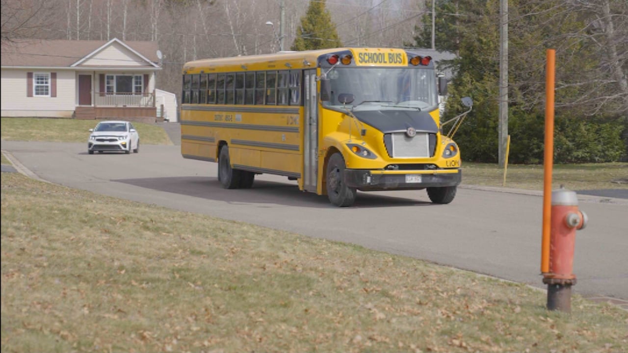 Moncton parents upset at bus driver’s detour of discipline
