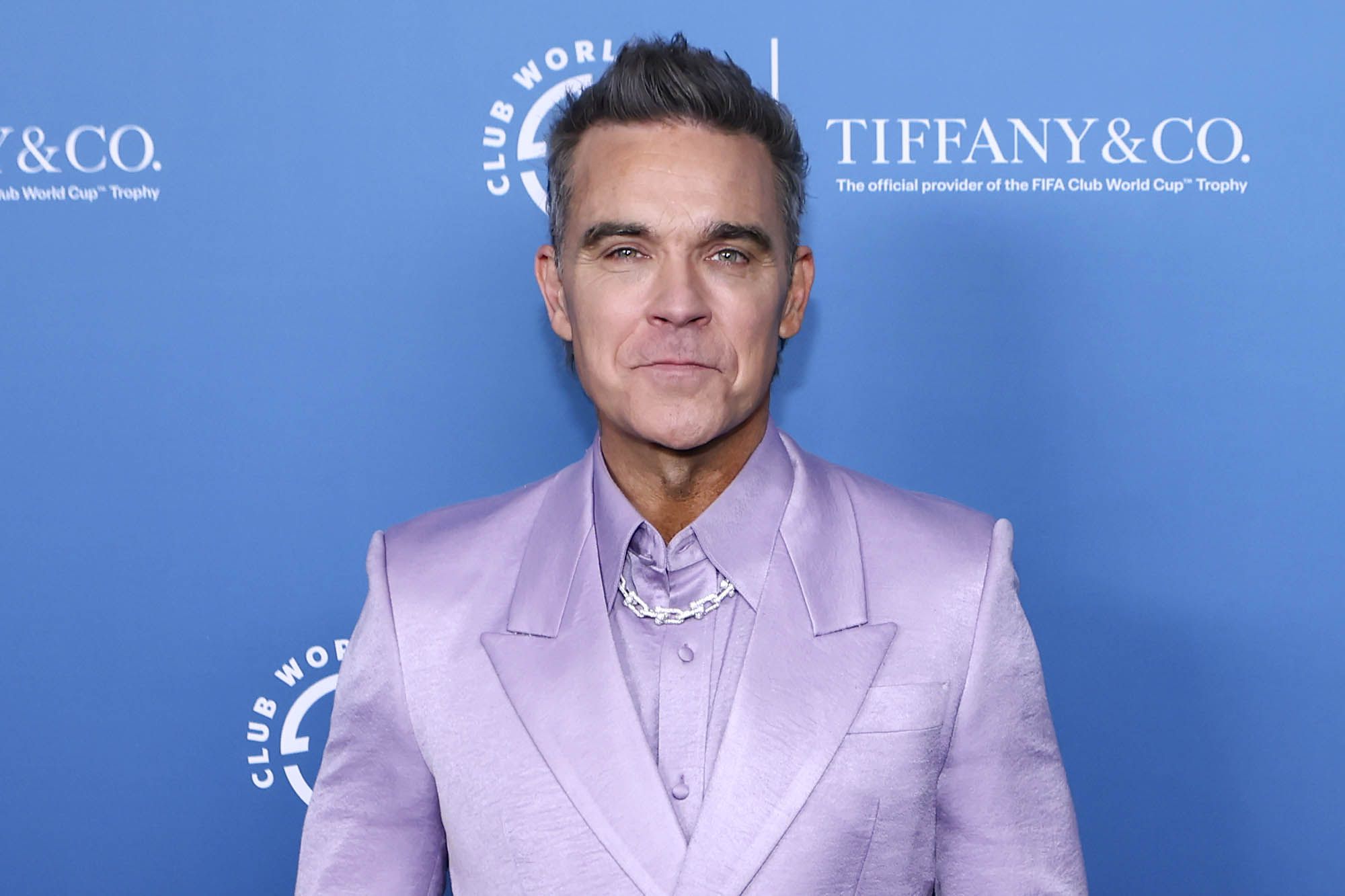 Robbie Williams says he got scurvy after he stopped eating to lose ...