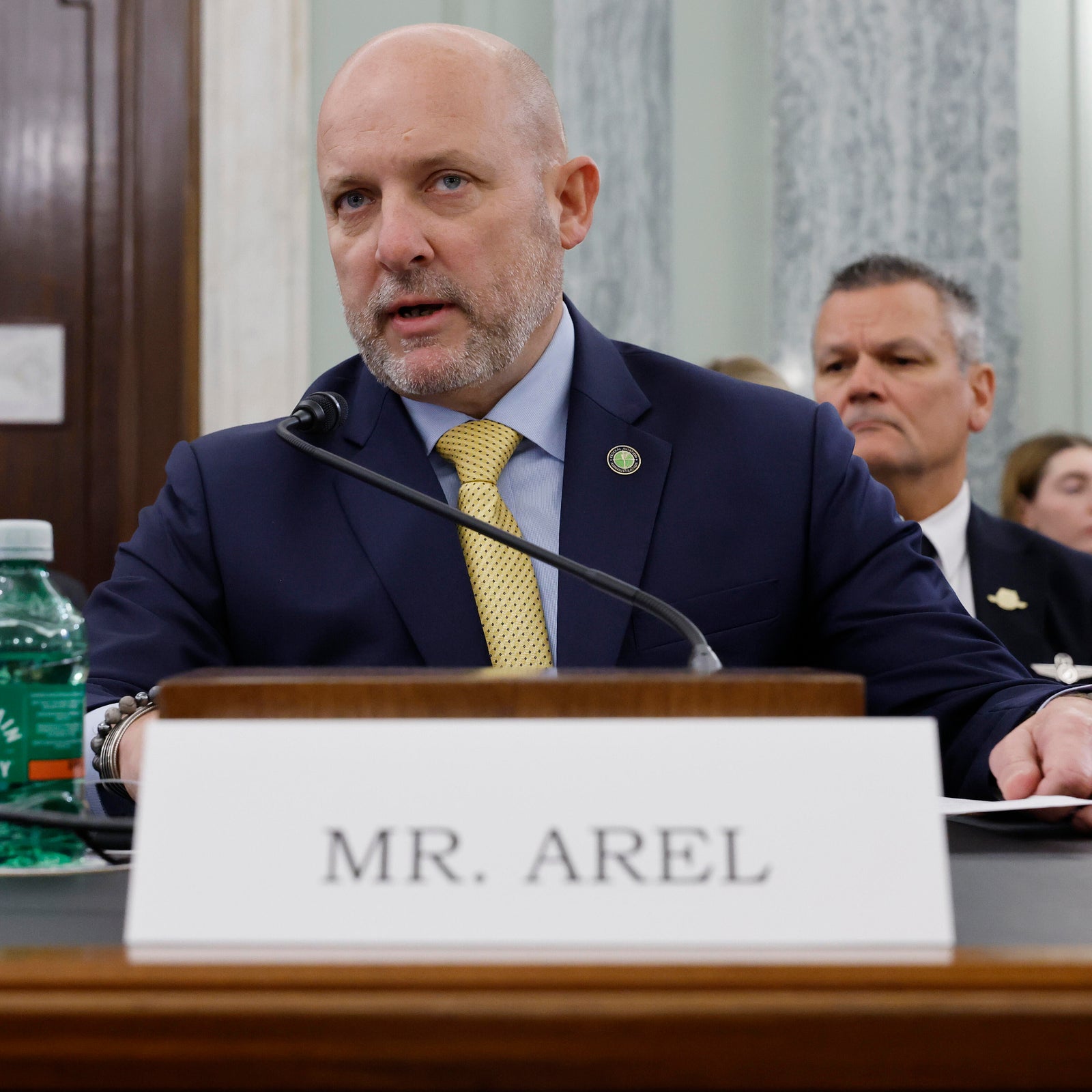 Air traffic chief retiring early as FAA replaces some senior managers