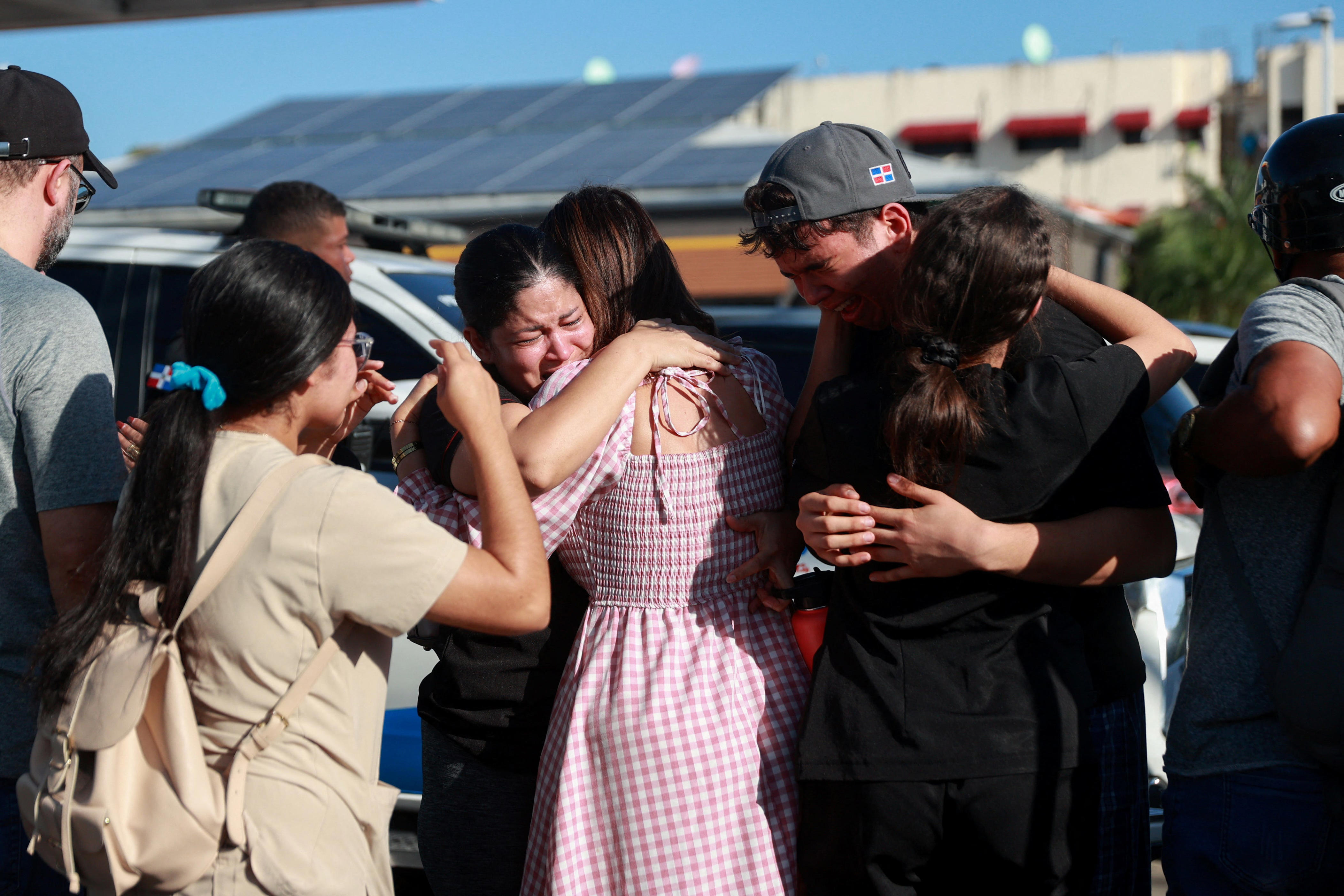 Dominican Republic nightclub roof collapse kills 113, including ...