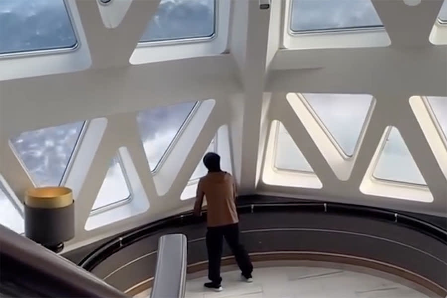 You have to see this! 40 foot waves crash into cruise ship making its ...