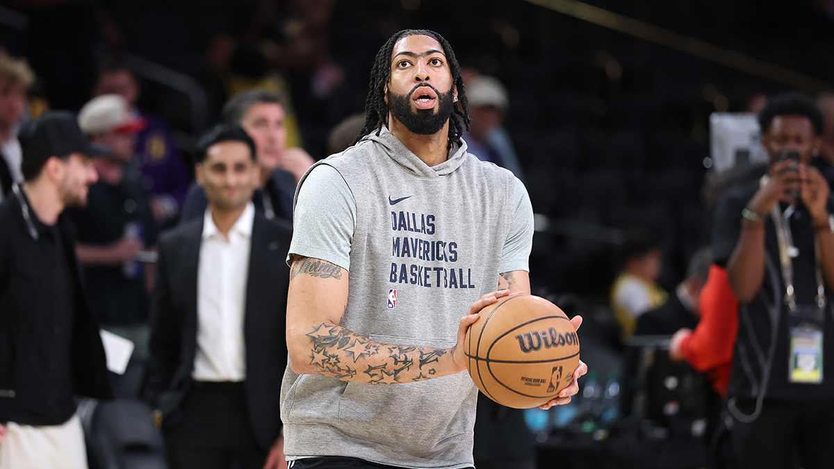 Anthony Davis Has Stern Reminder for Media Ahead of Lakers Matchup