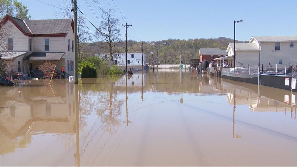 Water slowly recedes around Cincinnati, leaving devastation in their wake
