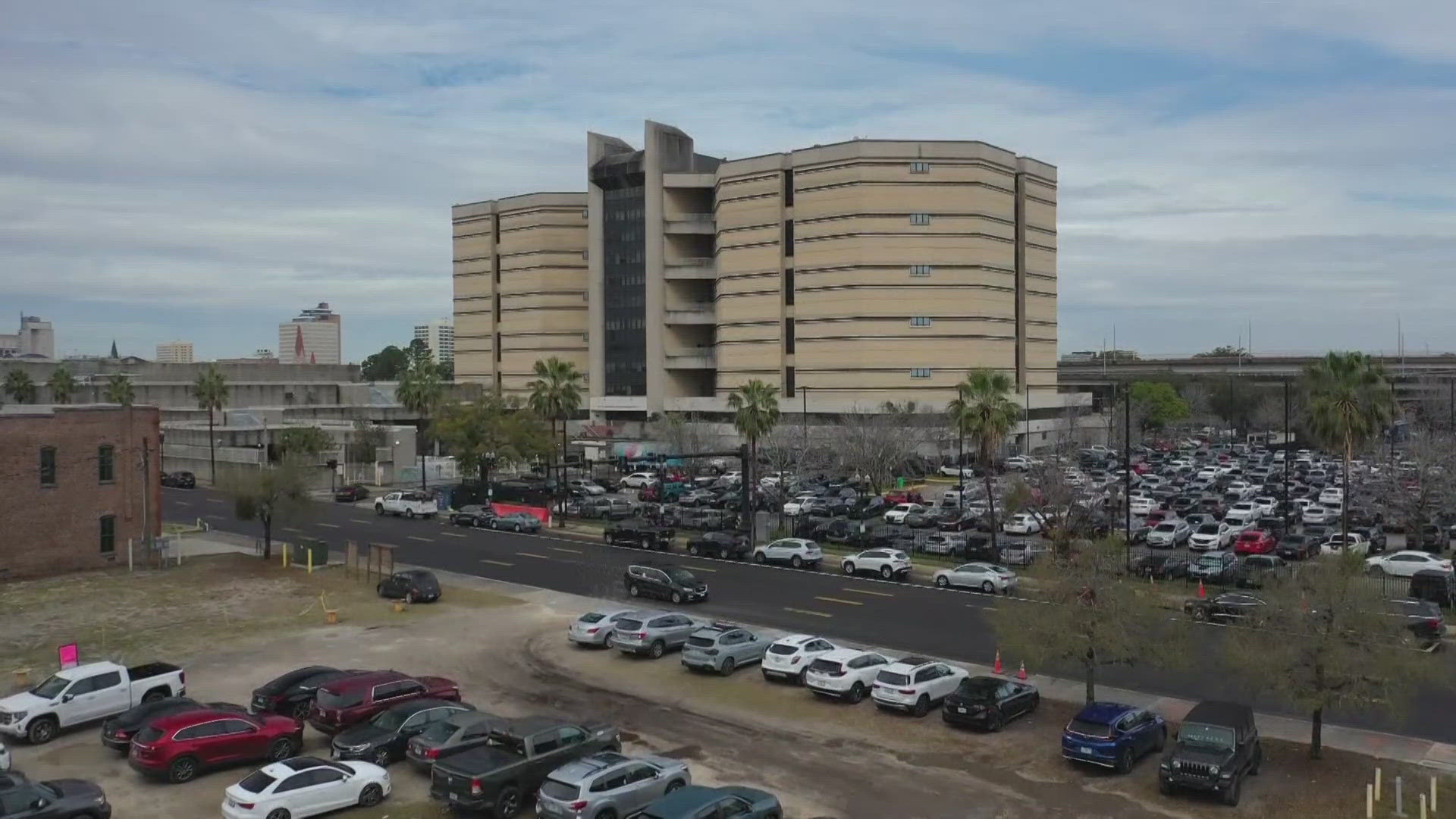 Jacksonville sheriff: 9 officers suspended in incident that left inmate ...