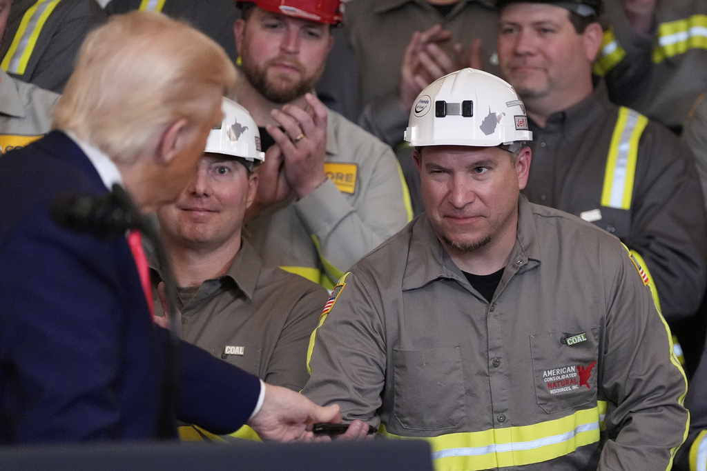 Trump signs executive orders to boost coal, a reliable but polluting ...