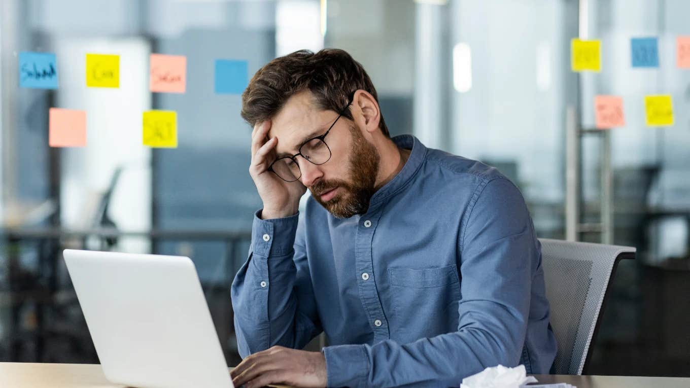 4 Signs Of Being Overworked That Jobs Want You To Think Are Normal