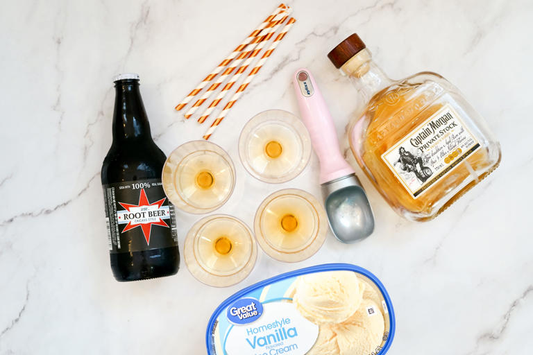 Alcoholic Root Beer Floats: Easy Boozy Rum Drinks
