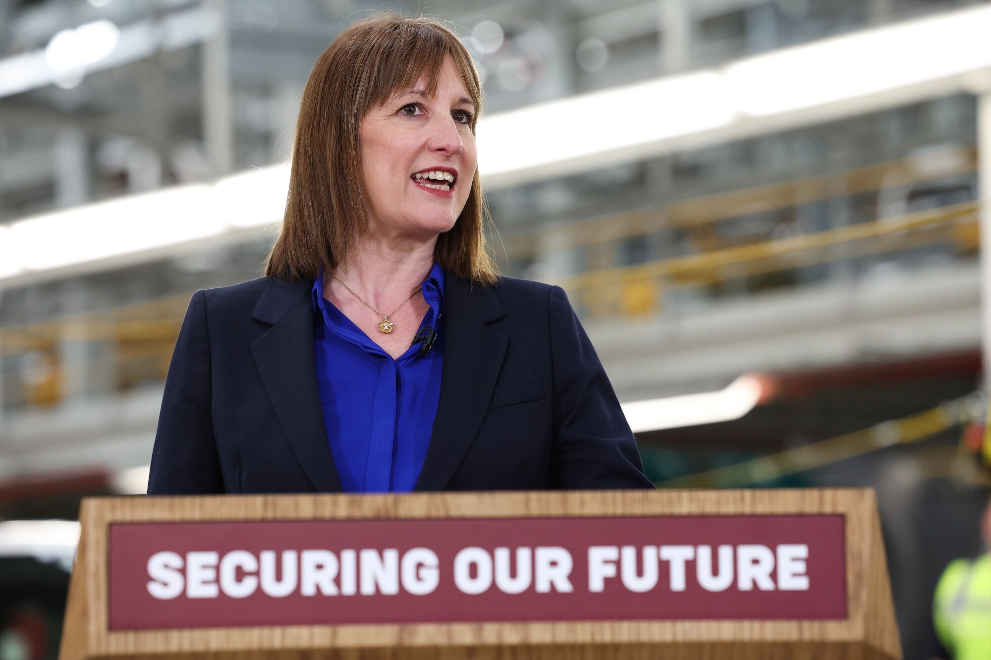 Reeves Says UK Markets Working Effectively After Tariff Blow