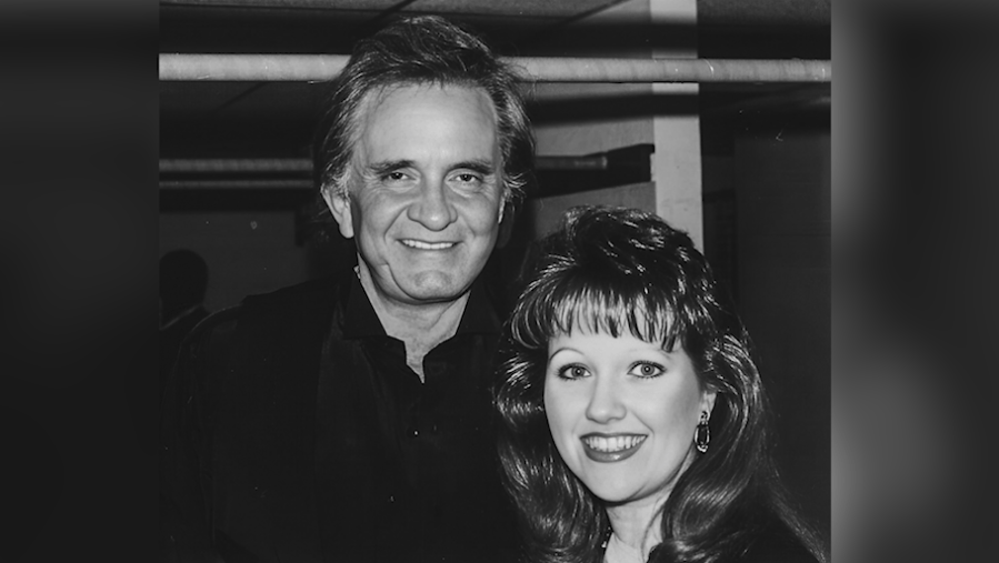 One-on-one with Debbie Horton: The only woman to play lead guitar with ...