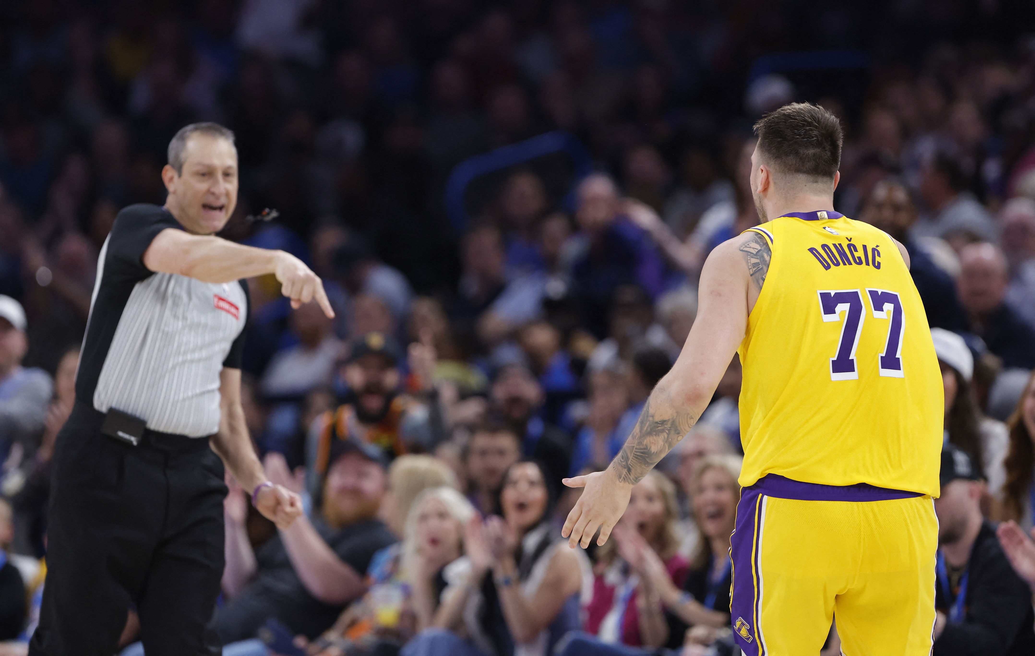 Lakers melt down, fall to Thunder after Luka Dončić's ejection for ...