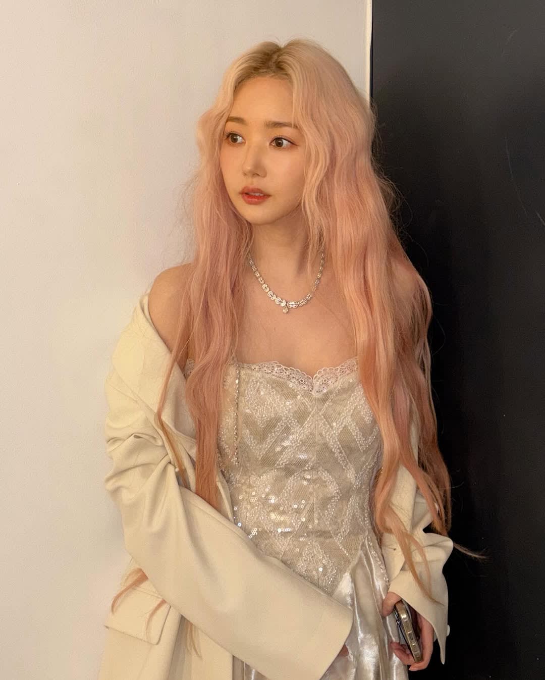 Park Min Young Stuns With New Pink-Blonde Hair Ahead of Drama Return