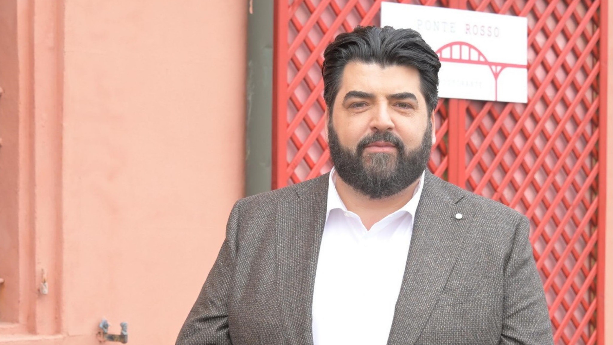 Buon compleanno ad Antonino Cannavacciuolo, lo chef pluridecorato ...