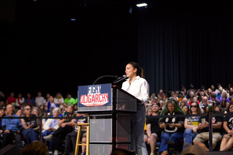 Sanders, AOC hold rally ‘Fighting Oligarchy’ in Bakersfield