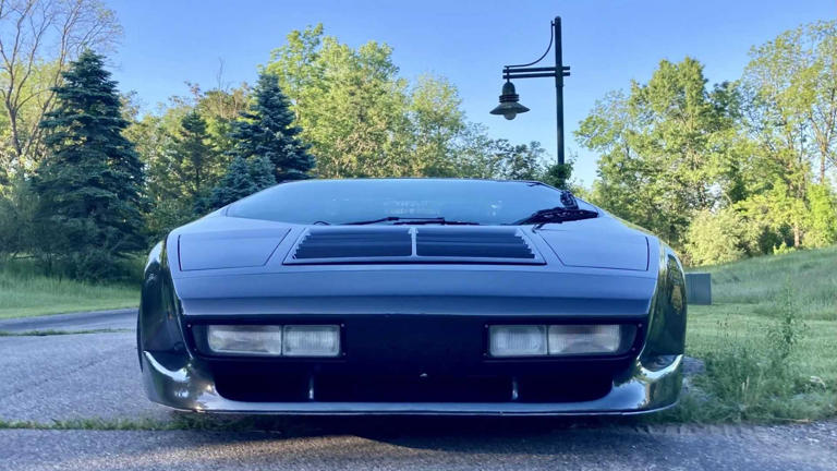 This Radical Mid-Engine Sports Car Had A Twin Factory Turbos But Nobody ...