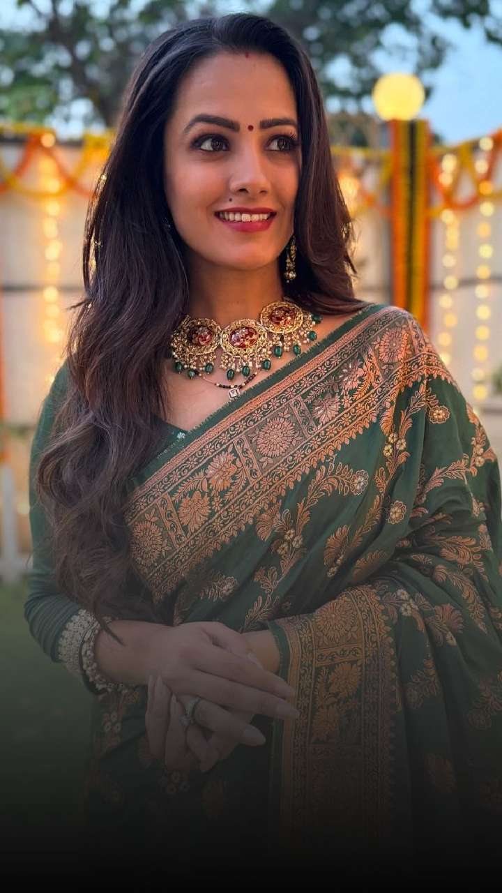 6 Cute Saree Hairstyles By Anita Hassanandani To Stand Out