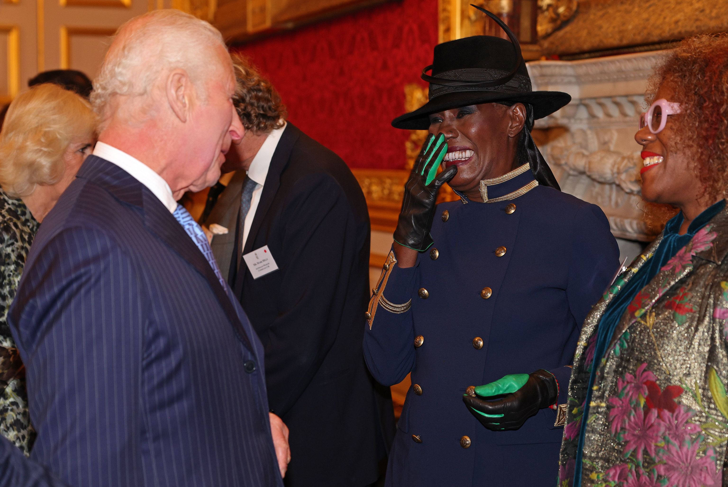 El pacto con el diablo de Grace Jones a sus 77 años: sus alocadas ...